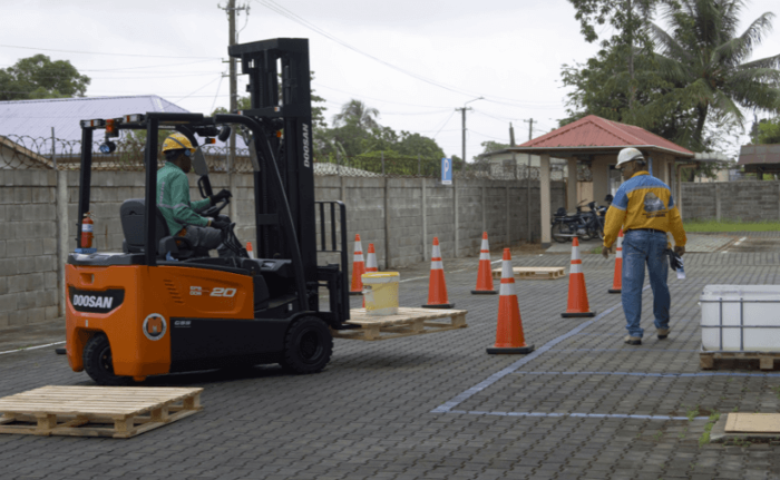 Lifting Equipment Operator Training – HCA SURINAME